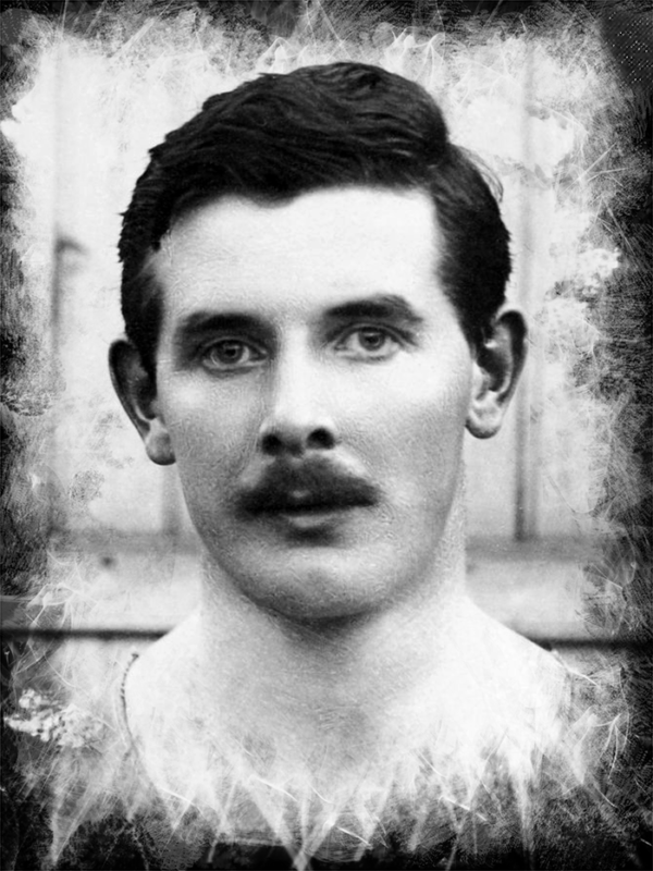 Evelyn Lintott and his career in football